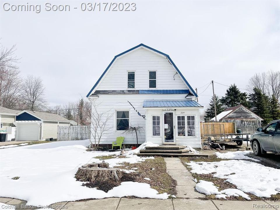 204 S Hunter St, Capac, MI 48014 - Movoto