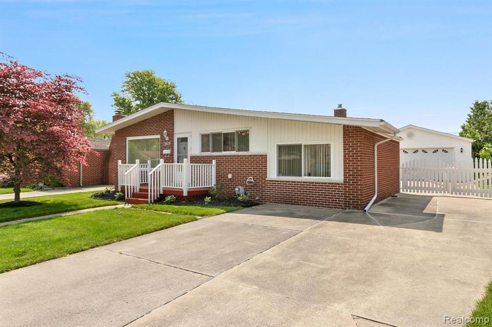 30639 Lonnie Blvd, Westland, MI 48185 | 1 photo - Movoto