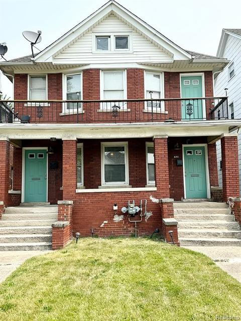 2192 Montclair St, Detroit, MI 48214 | 31 Photos | MLS #20230046330 ...