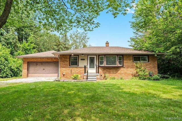 28340 Elwell Rd, Belleville, MI 48111 | 16 Photos - Movoto