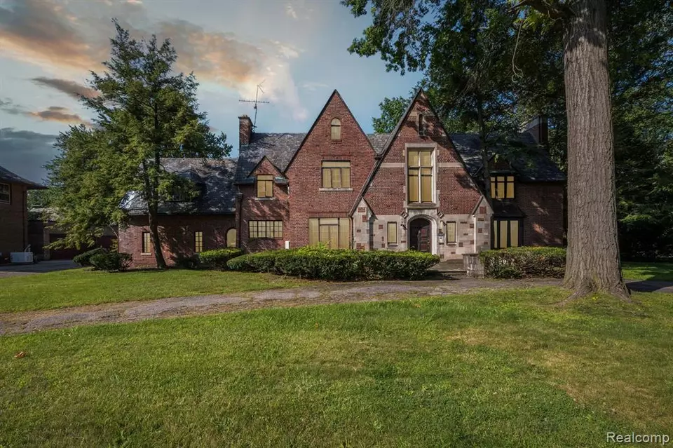 19565 Cumberland Way, Detroit, MI 48203 | 36 Photos - Movoto
