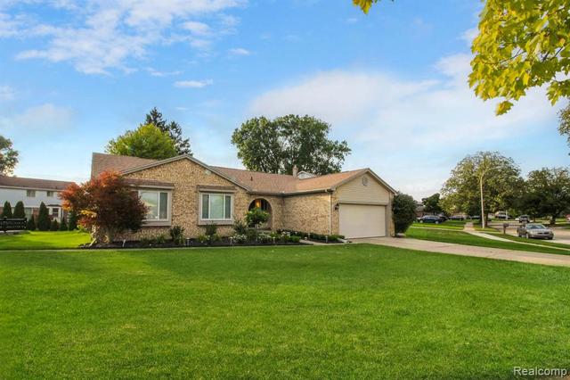 34058 Gable Dr, Livonia, MI 48152 | 33 Photos - Movoto