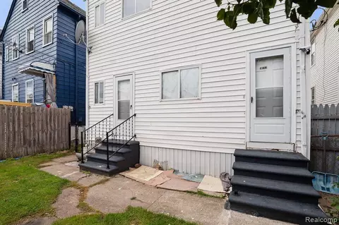 3282 Lehman St, Hamtramck, MI 48212 | 34 Photos - Movoto