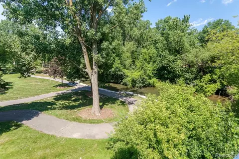 3335 Parkways Blvd, Auburn Hills, MI 48326 | 49 Photos - Movoto