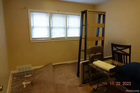 29094 Herbert St, Madison Heights, MI 48071 | 32 Photos - Movoto