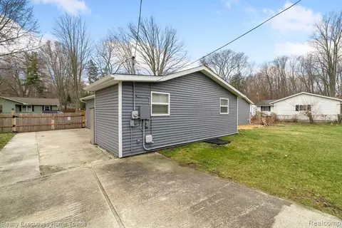 3816 Maple Rd, Fort Gratiot, MI 48059 | 37 Photos - Movoto