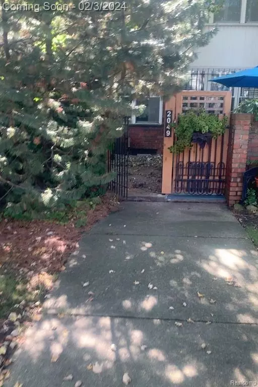 2049 Hyde Park Rd, Detroit, MI 48207 - Movoto