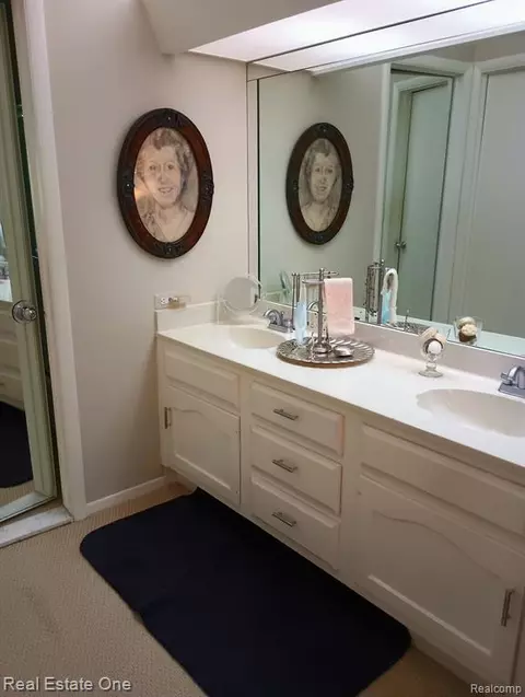 2032 Rhine Rd, West Bloomfield, MI 48323 | 46 Photos - Movoto