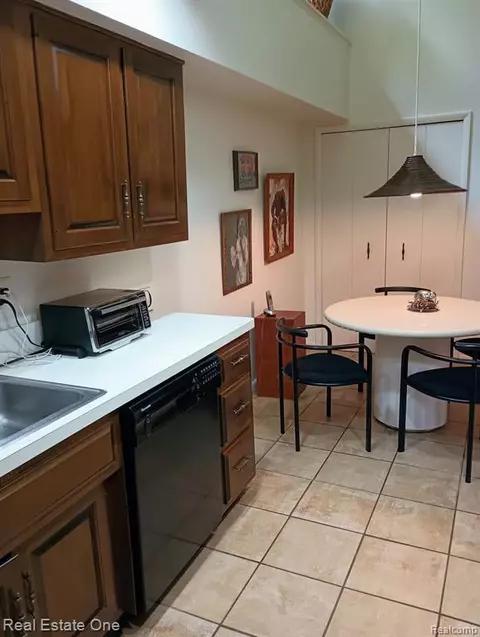 2032 Rhine Rd, West Bloomfield, MI 48323 | 46 Photos - Movoto