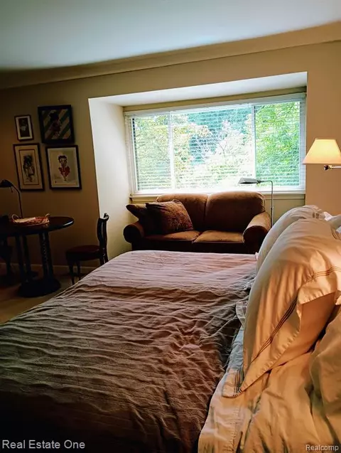 2032 Rhine Rd, West Bloomfield, MI 48323 | 46 Photos - Movoto