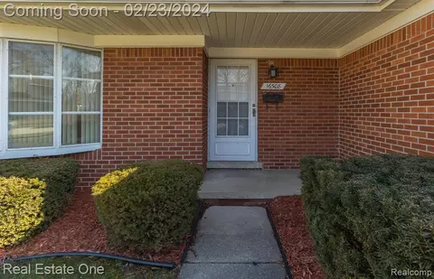 16508 Fairway St, Livonia, MI 48154 | 35 Photos - Movoto