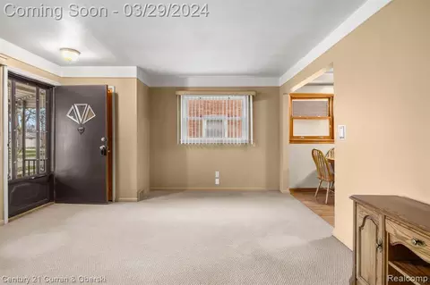 15431 Drake St, Southgate, MI 48195 | 36 Photos - Movoto