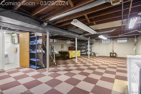 15431 Drake St, Southgate, MI 48195 | 36 Photos - Movoto