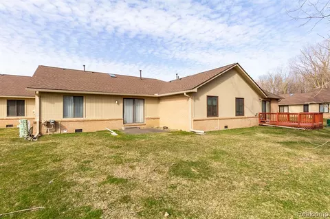 19236 Angela Ct, Roseville, MI 48066 | 30 Photos - Movoto
