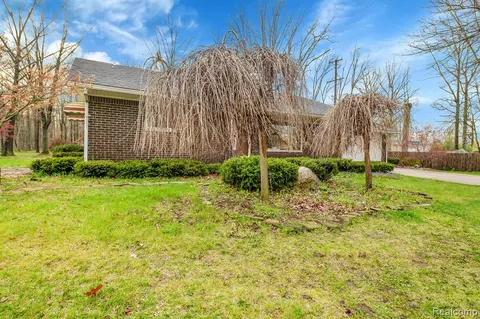 17600 Inkster Rd, Romulus, MI 48174 | 22 Photos - Movoto
