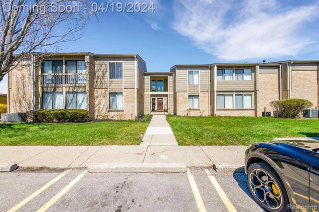 16270 Mayfair Dr #202, Southfield, MI 48075 | 30 Photos - Movoto