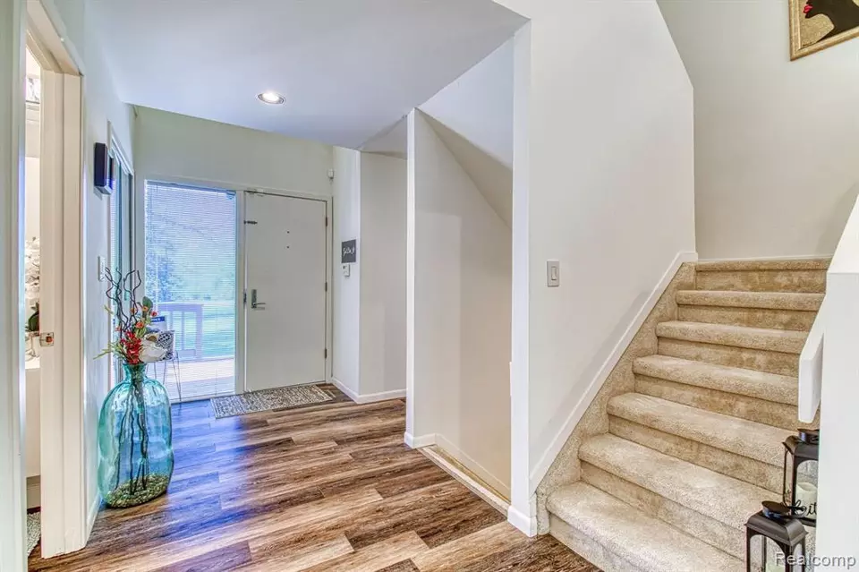 29295 Wildbrook Dr, Southfield, MI 48034 | 45 Photos - Movoto