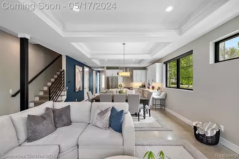 738 E Parent Ave, Royal Oak, MI 48067 | 79 Photos - Movoto