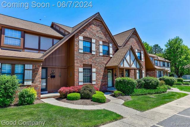 28660 Lowell N, Southfield, MI 48076 | 36 Photos - Movoto