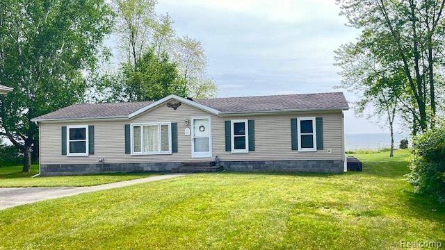 3867 S Lakeshore Rd, Harbor Beach, MI 48441 | 34 Photos - Movoto