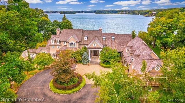 Lake Angelus, MI Homes with 5+ Baths For Sale - Movoto