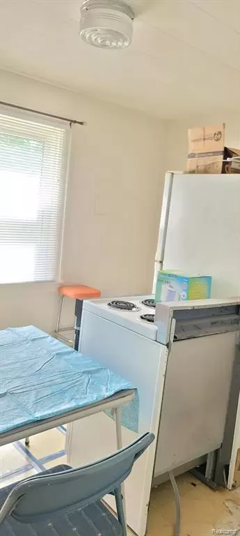 14811 Dasher Ave, Allen Park, MI 48101 | 9 Photos - Movoto