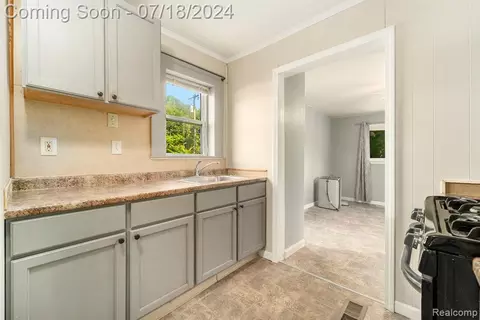 20047 S Kensignton St E, Taylor, MI 48180 | 16 Photos - Movoto