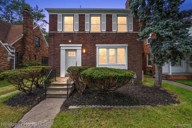 15907 Kentfield St, Detroit, MI 48223 | 37 Photos - Movoto