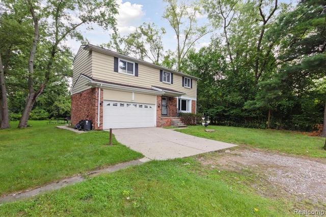 20450 Melrose St, Southfield, MI 48075 | 34 Photos - Movoto