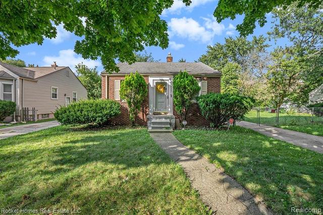 19331 Kingsville St, Harper Woods, MI 48225 | 27 Photos - Movoto