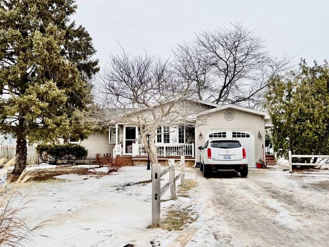 6819 Cade Rd, Brown City, MI 48416 | MLS #20250007049 | 27 Photos - Movoto