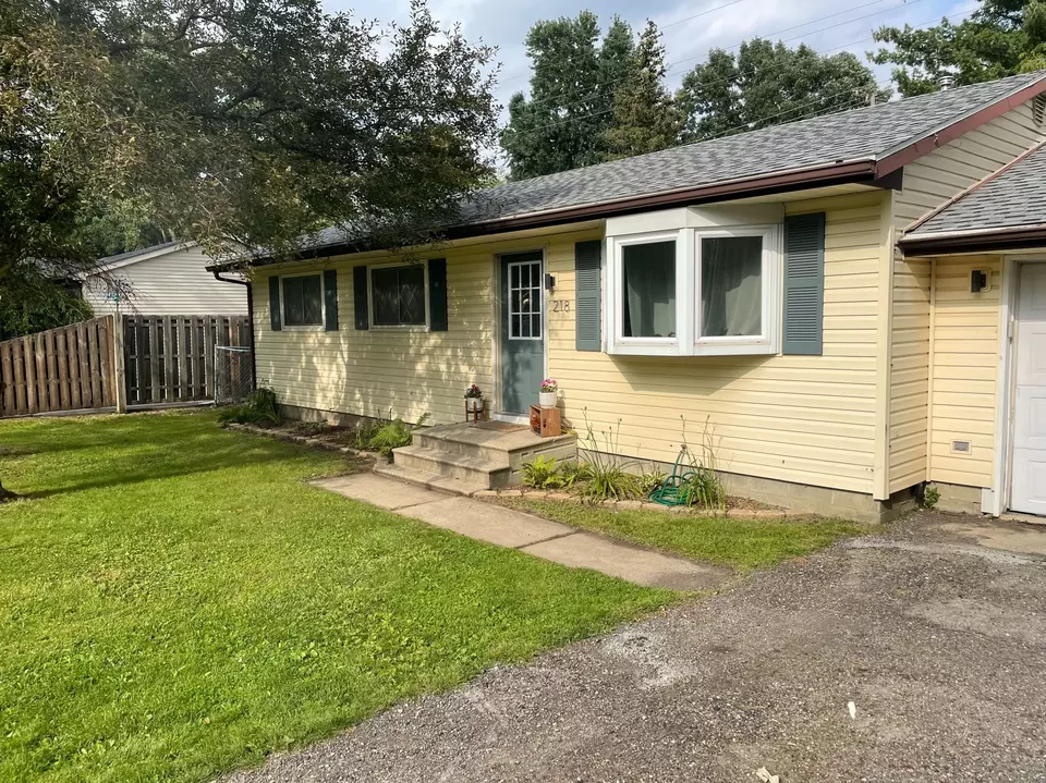 218 S Lester St, Capac, MI 48014 - Movoto