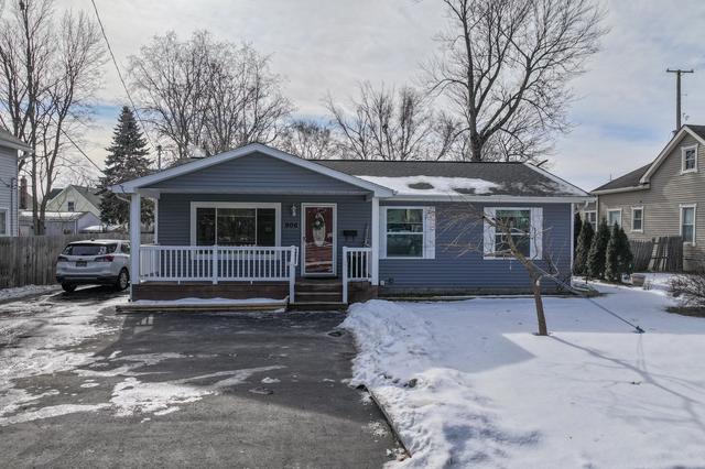 906 Main St, Fenton, MI 48430 | MLS# 20250009249 | 45 Photos - Movoto