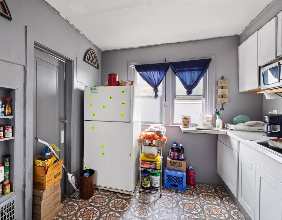 12148 Findlay St, Detroit, MI 48205 | MLS# 20250013448 | 2 Photos - Movoto