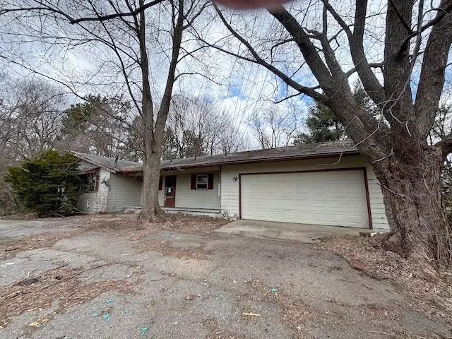 3030 N Hickory Ridge Rd, Highland, MI 48357 | MLS# 20250020466 | 14 ...