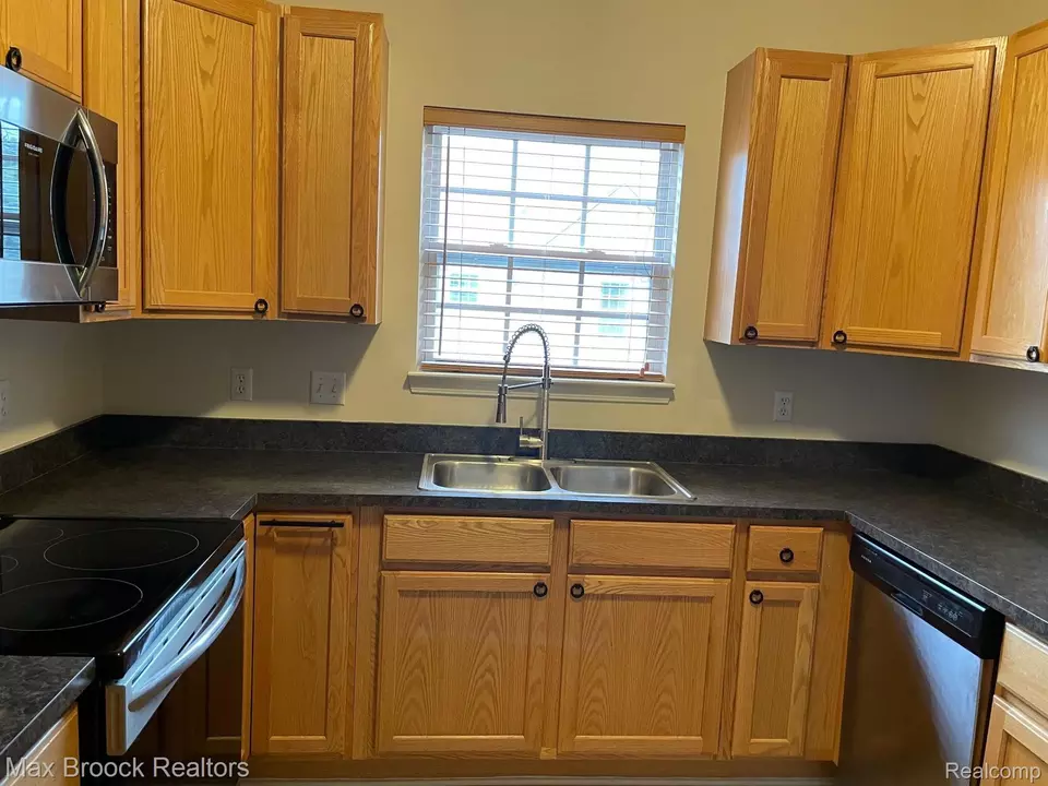16211 Addington Dr #192, Commerce, MI 48390 | MLS# 20251003358 | 21 ...