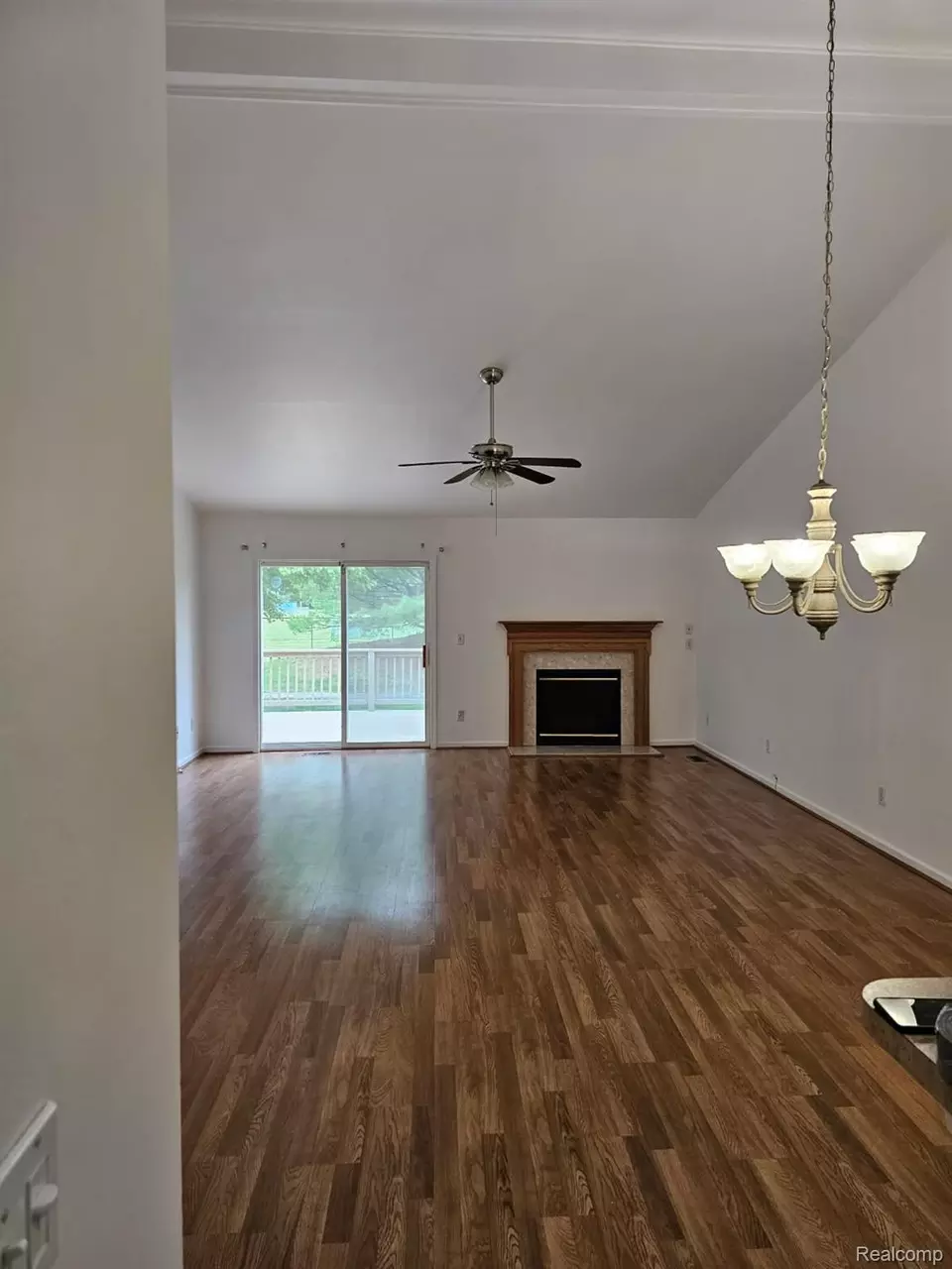 22835 Woodcreek Dr #32, Taylor, MI 48180 | MLS# 20251005698 | 19 Photos ...