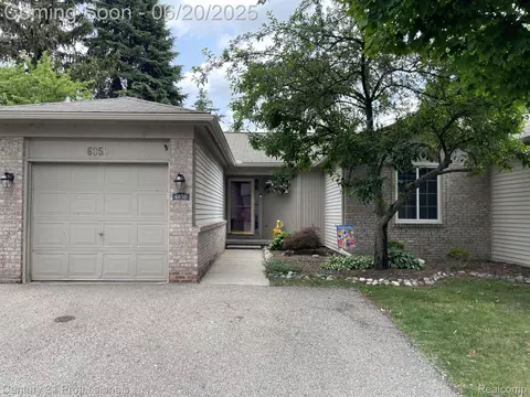 6541 Deerhurst Dr, Westland, MI 48185 | MLS# 20250033039 | 38 Photos ...