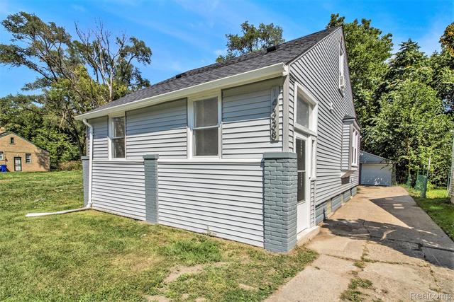 14338 Minock St, Detroit, MI 48223 | MLS# 20251030224 | 19 Photos - Movoto