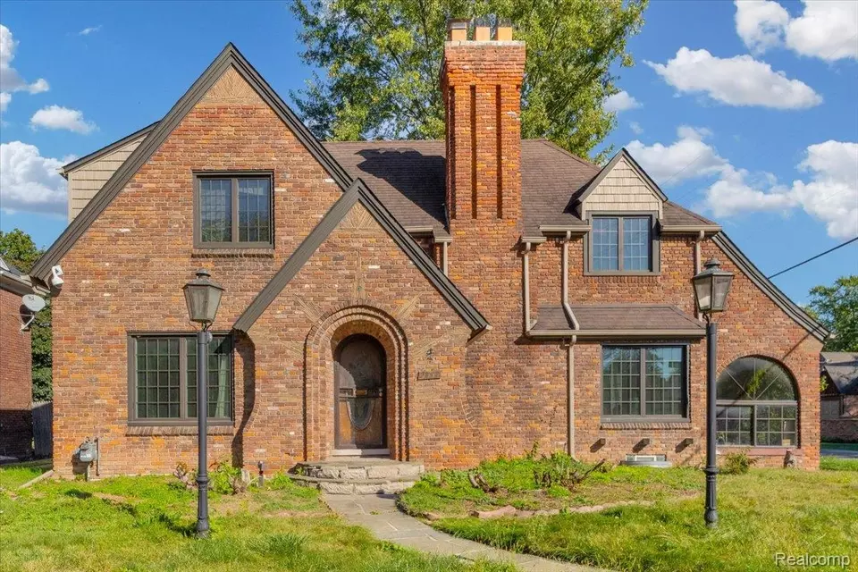9355 W Outer Dr, Detroit, MI 48219 - Movoto