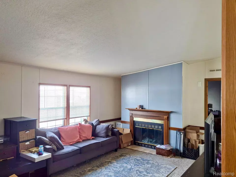 17849 Patrick St, Brownstown, MI 48174 | MLS# 20261006276 | 22 Photos ...