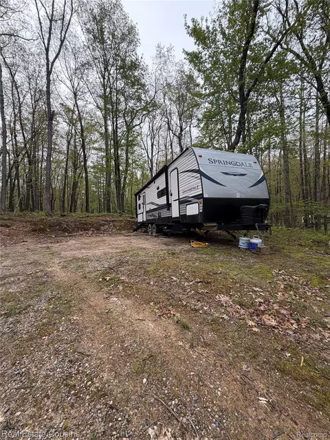 4701 Lake Rd, Farwell, MI 48622 | MLS# 20261037264 | 24 Photos - Movoto