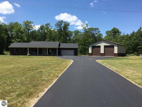 2550 N Fairview, West Branch, MI 48661 | 24 Photos | MLS #1872198 - Movoto