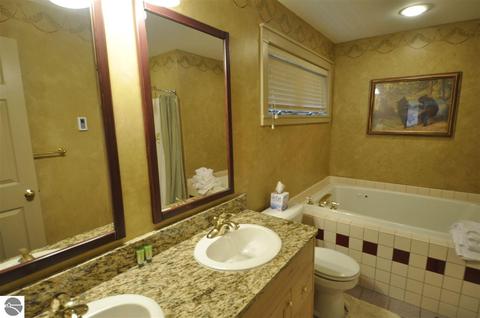 9 Brook Hill Condo # a, Glen Arbor, MI 49636 | 13 Photos | MLS #1880040 ...