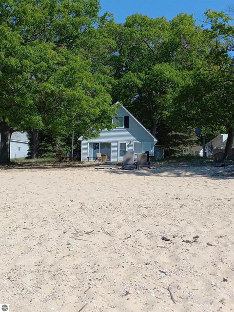 5642 Point Lookout Point Rd, Au Gres, MI 48703 - Movoto.com