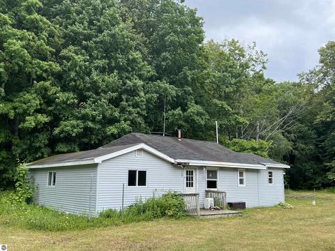 7502 NE Starvation Lake Rd, Mancelona, MI 49659 | 21 Photos | MLS ...