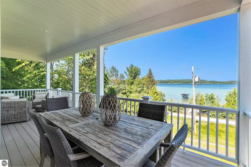 5461 Linda Lee Ln #5, Benzonia, MI 49616 | 35 Photos - Movoto