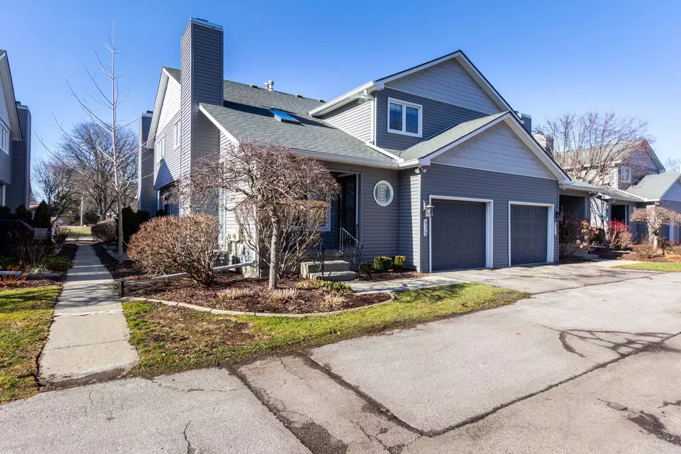 635 S Crooks Rd, Clawson, MI 48017 | 35 Photos - Movoto