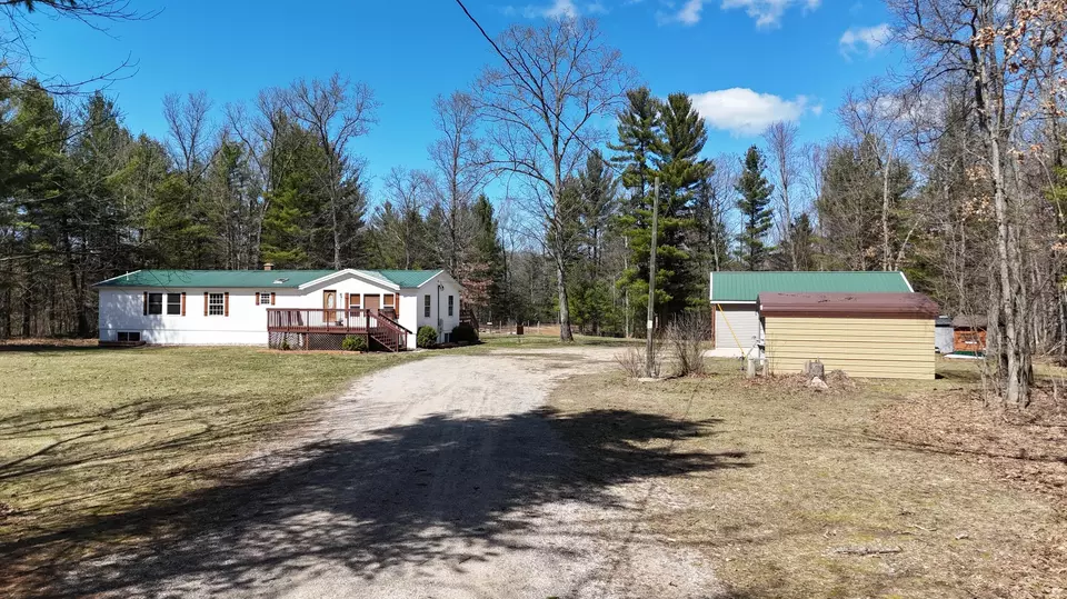 15280 Coates Hwy, Brethren, MI 49619 | MLS# 25016824 | 73 Photos - Movoto