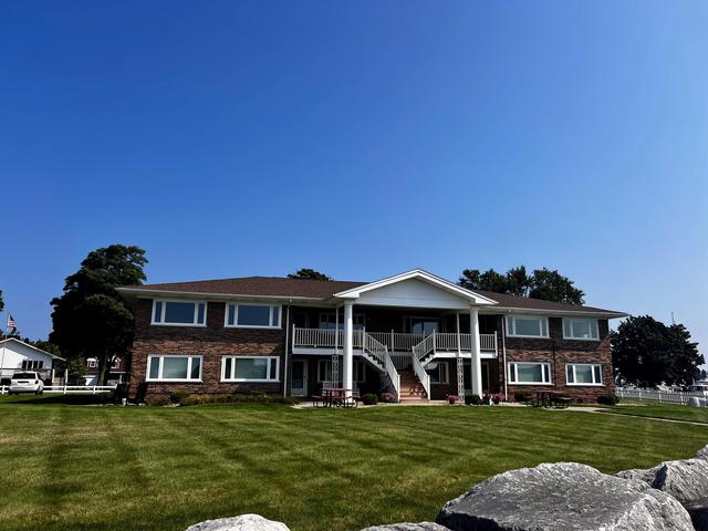 304 S Ferry St #7, Ludington, MI 49431 | MLS# 25021528 | 16 Photos - Movoto